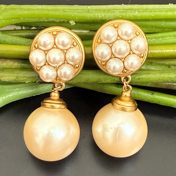 Monet | Jewelry | Rare Vintage Monet Large Chunky Faux Pearl Pendulum ...